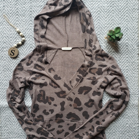 ENTI GLAMOUR | Tops | Enti Glamour Cheetah Print Hoodie | Poshmark
